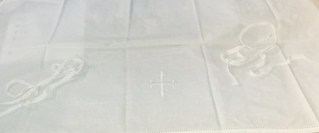 Altar Cloths and Amices – JMJ Catholic Products